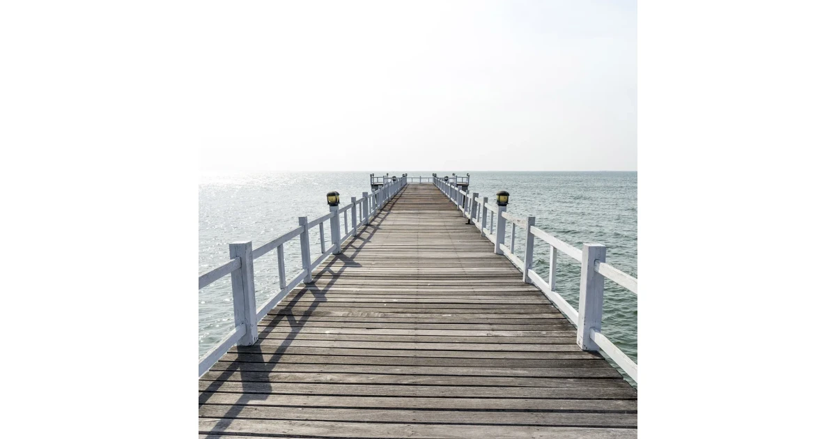 Hampton Pier - photo wallpaper with a pier and sea